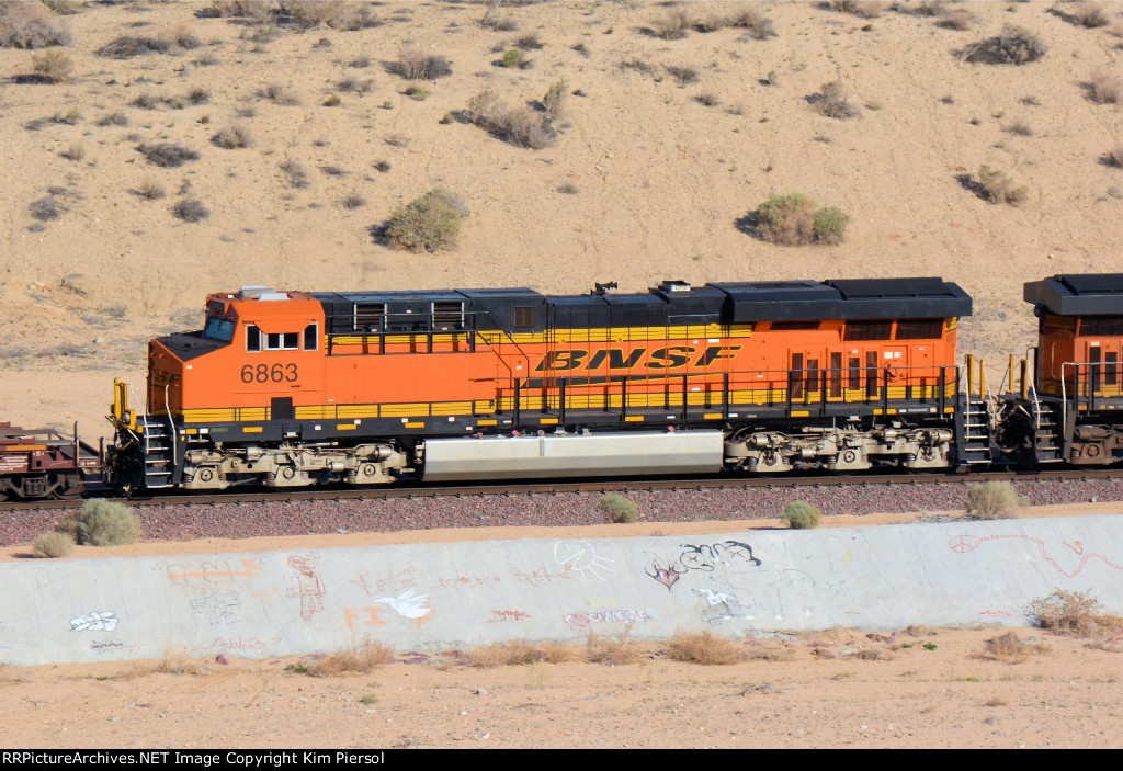 BNSF 6863